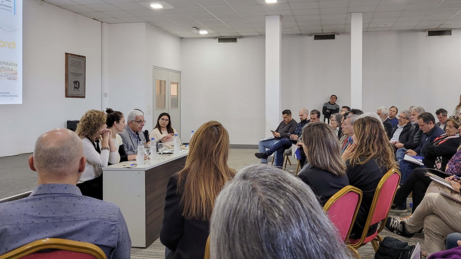 Presentación de la Unidad de Vinculación Tecnológica de la UPE | UPE