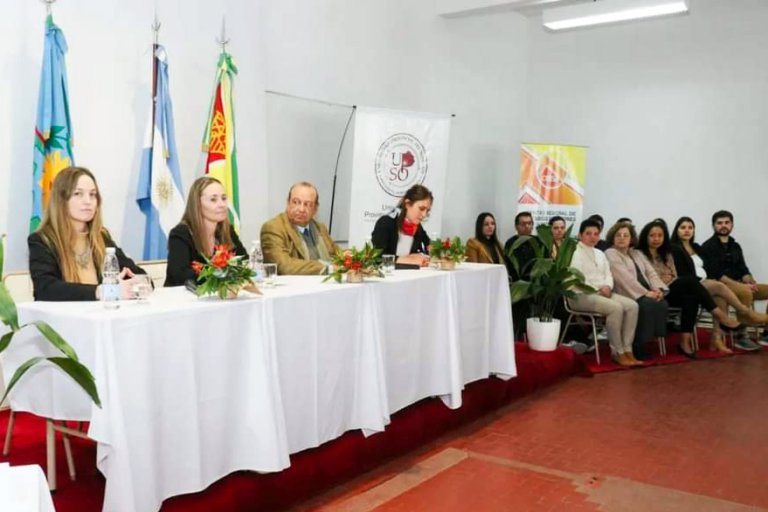 Colación de grado y entrega de diplomas a graduados | UPE -UPSO | UPE