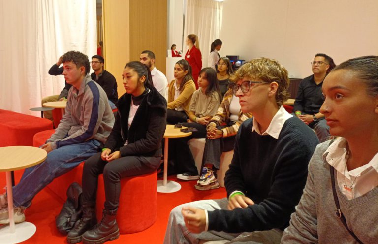 Estudiantes de la UPE visitaron ESPACIO IBERIA | UPE